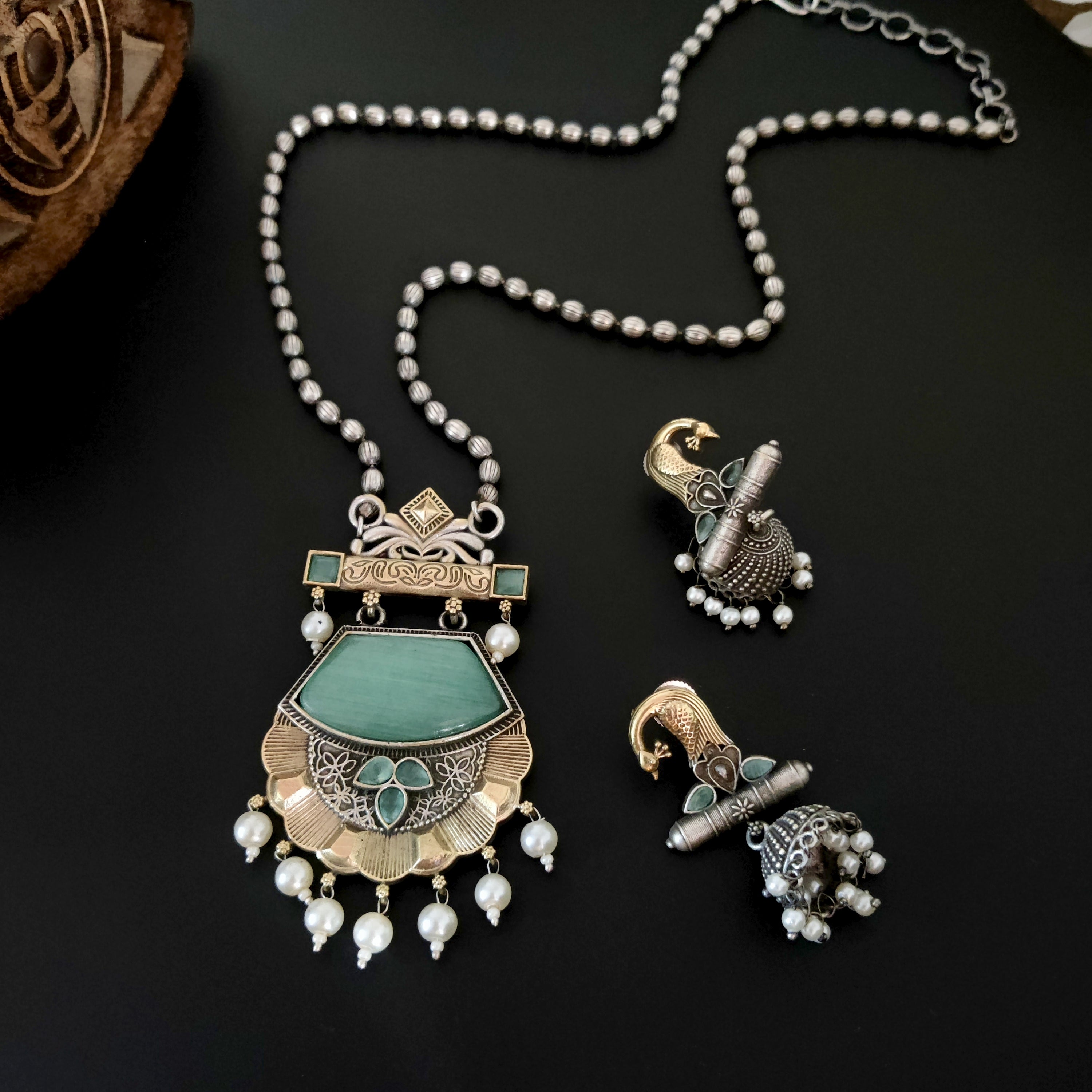 "Nishant" Dual Tone Necklace – The Fiona Store